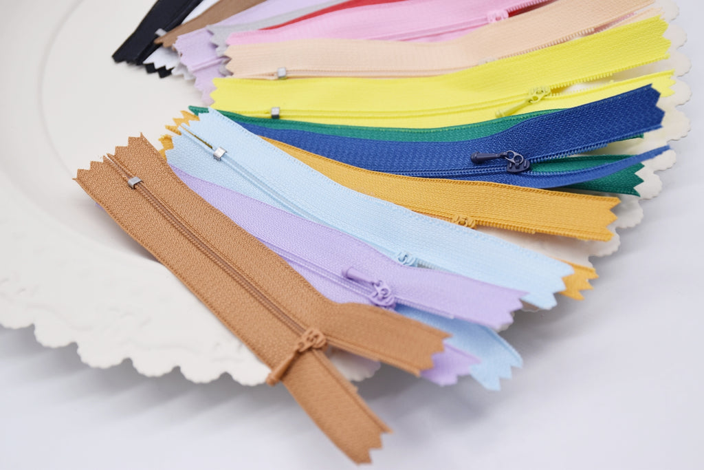 W008 Mini Doll Sized Zipper Doll Clothes Sewing Craft Supply For 12" F ...